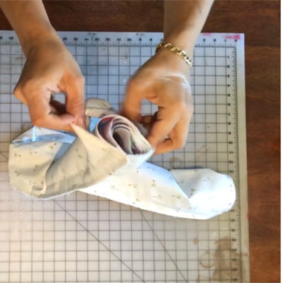 THE easiest bed pillowcase to sew - the roll-up or burrito method ...